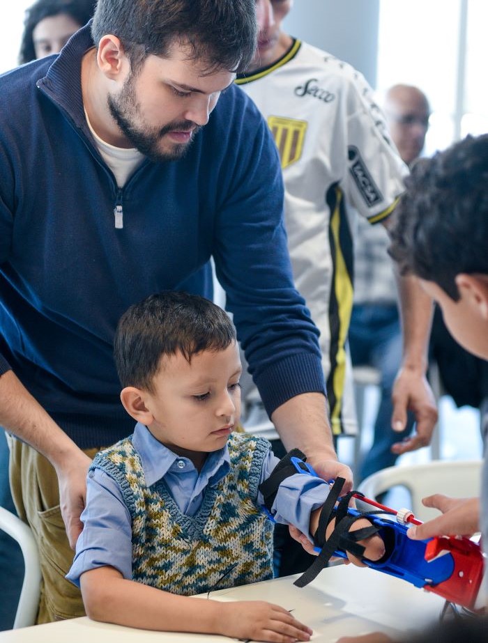 Banco Macro presentó su primer "Manotón"